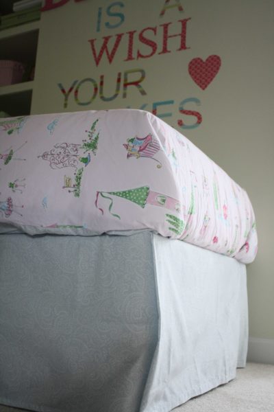 Easy No-Sew Bed Skirt Tutorial | Designer Trapped