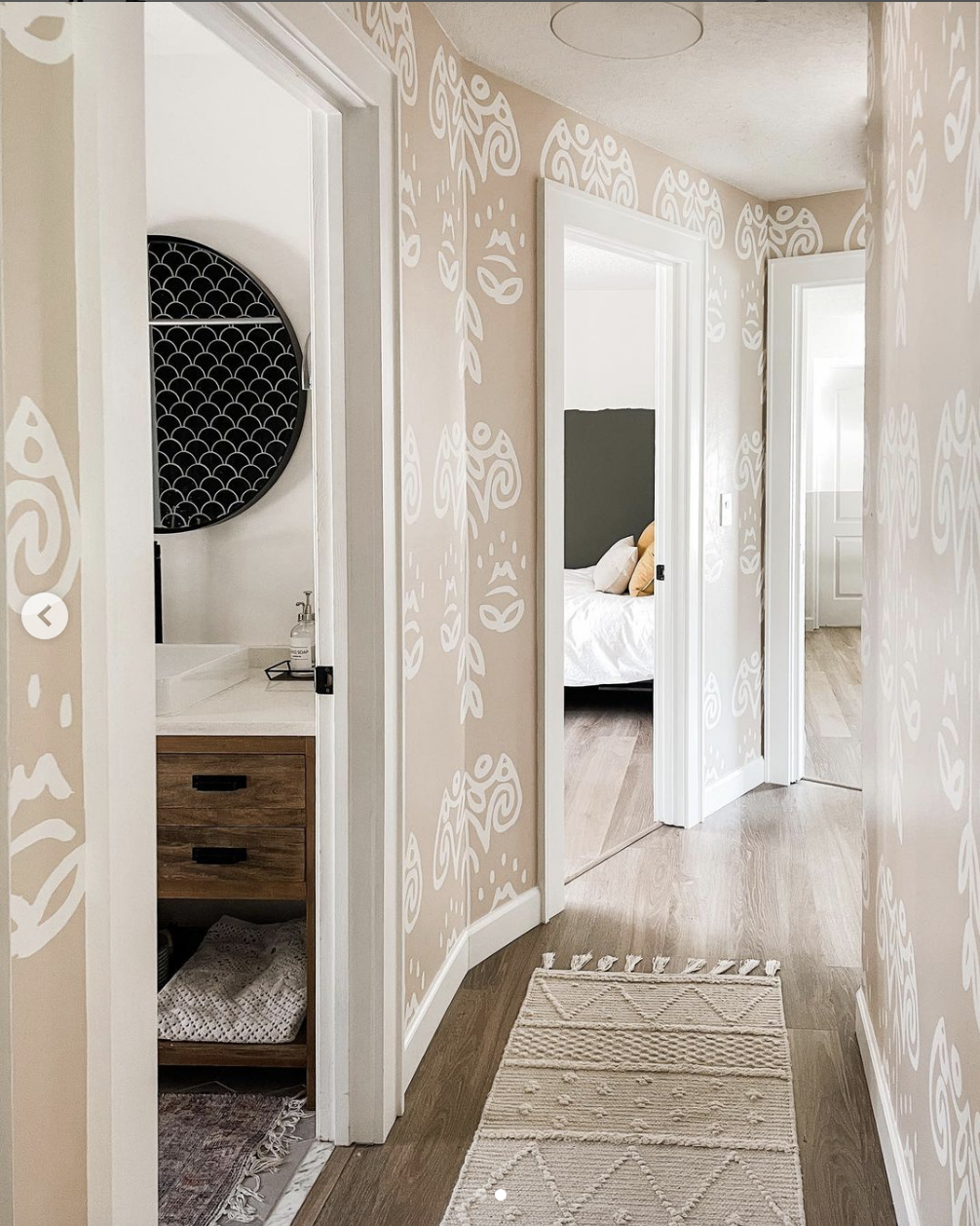 23 Clever & Inspiring Hallway Decor Ideas