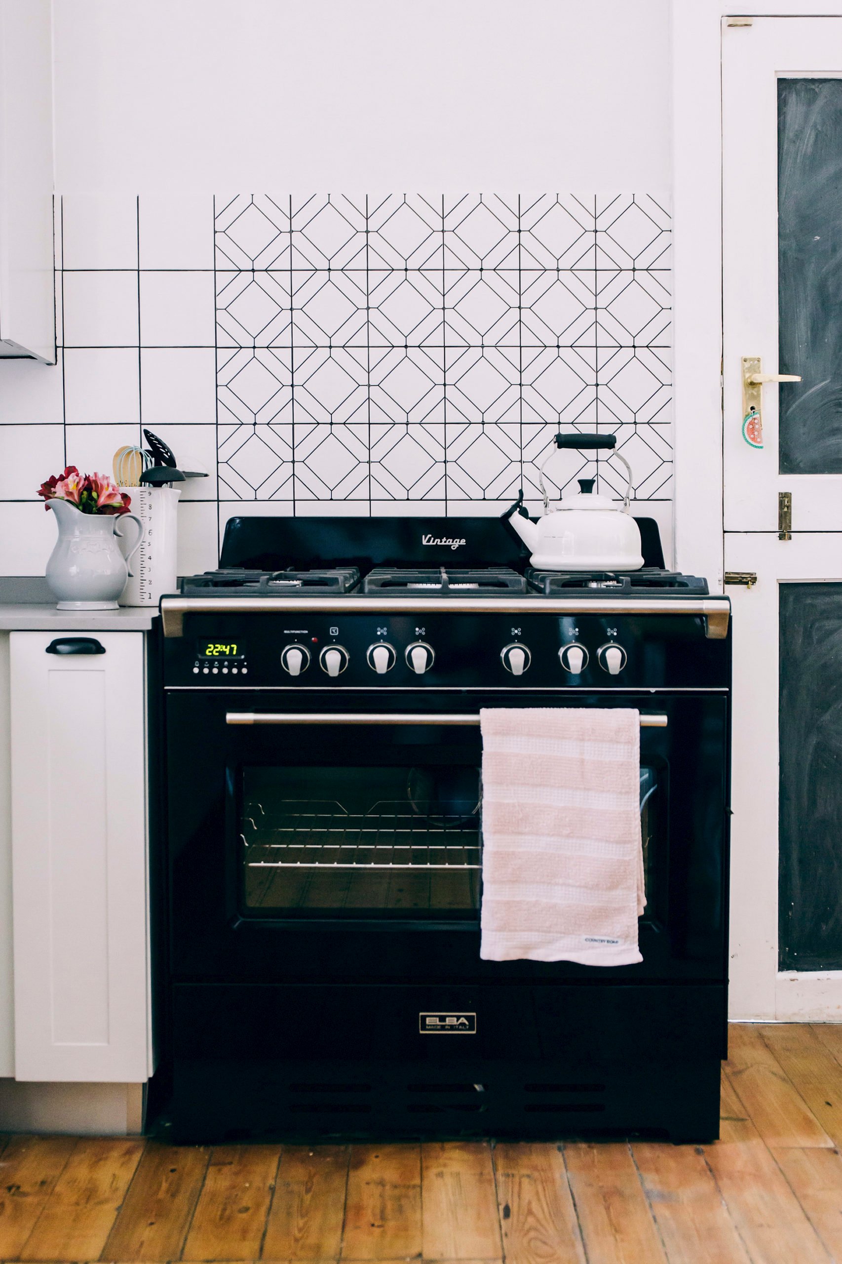 Budget Friendly DIY Kitchen Backsplashes | Kaleidoscope Living
